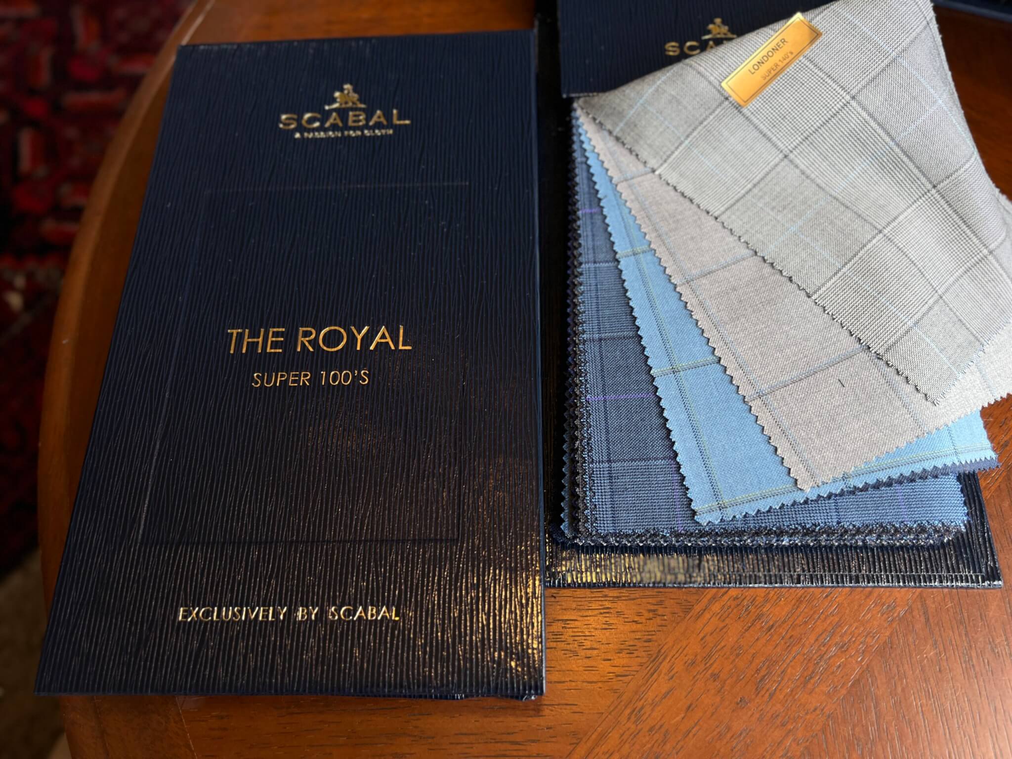 英国生地の魅力とは？おすすめイギリス製オーダースーツ生地 - 東広島のオーダースーツ・タキシード【Goodman ~グッドマン~】